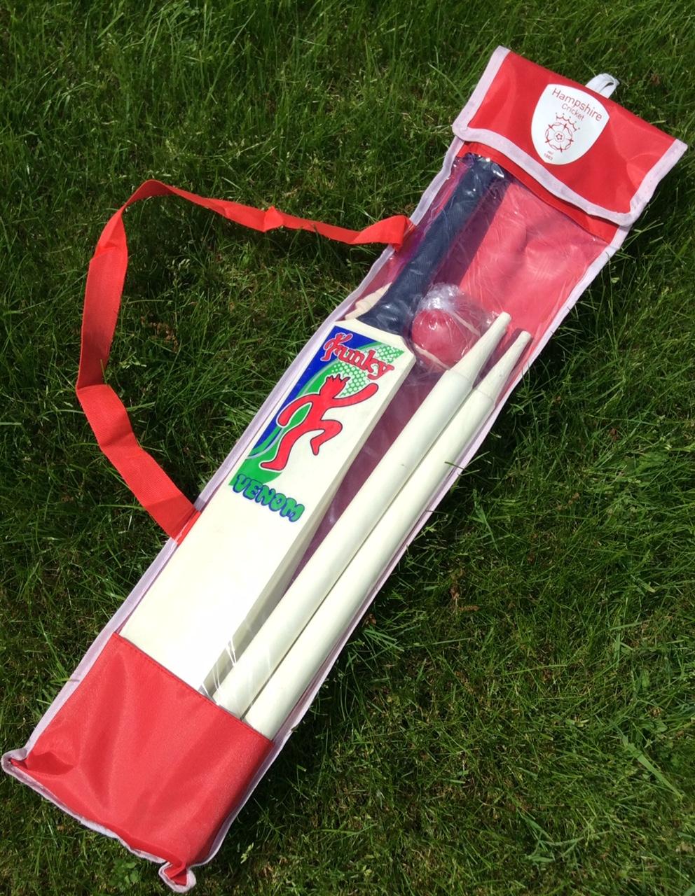 Funky Hampshire Garden Cricket Set - Buy Now